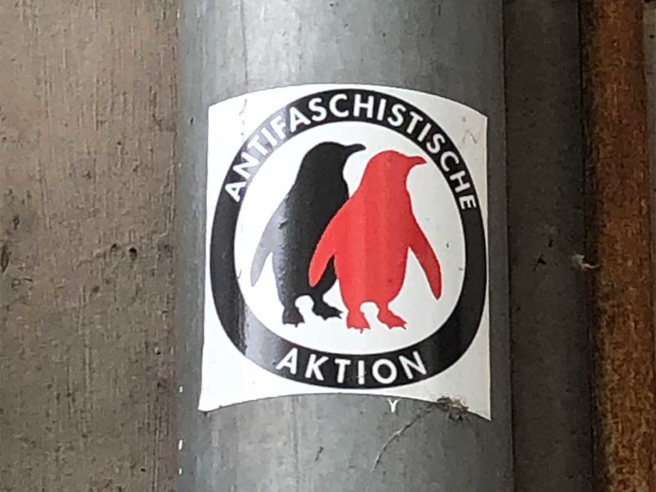 Abwandlungen des Logos „Antifaschistische Aktion“ (2) – STADTKIND FRANKFURT