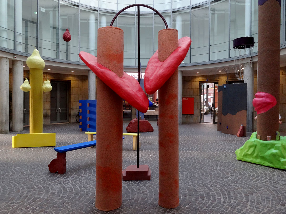 Schirn Kunsthalle: Maruša Sagadin – Luv Birds in toten Winkeln ...